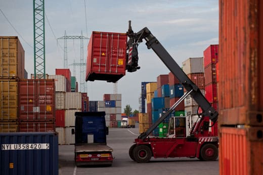 What Is Containerization? - Ready Machinery Movers
