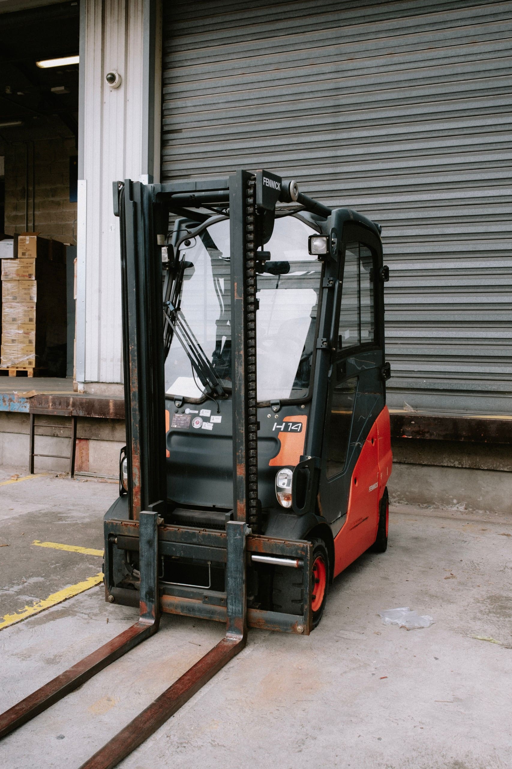 A Guide To Qualifying As A Forklift Driver - Ready Machinery Movers